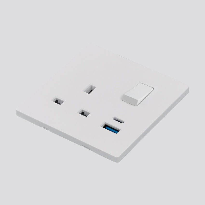 Lighting Stores - 1-Gang 13A SP Socket with Switch+USB+Type C